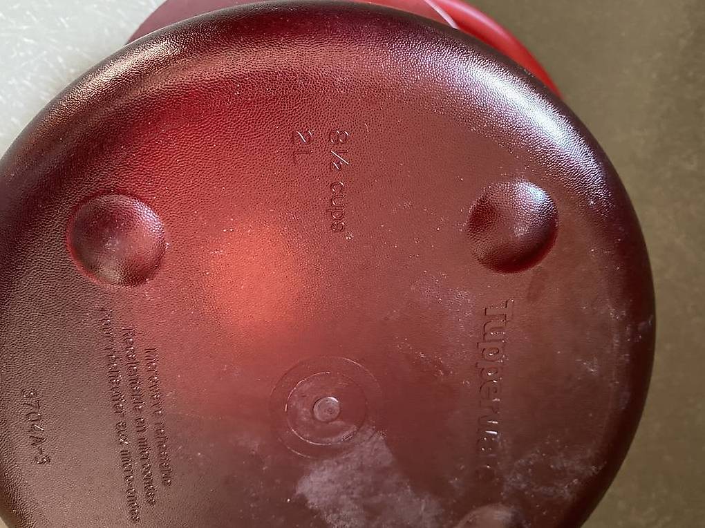 Récipient Tupperware de 2 litres pour micro-ondes Canton Vaud - anibis.ch