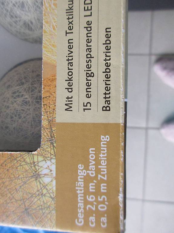 Neue LED Lichterkettet mit Textilkugeln, warmes Lich Canton Zoug ...