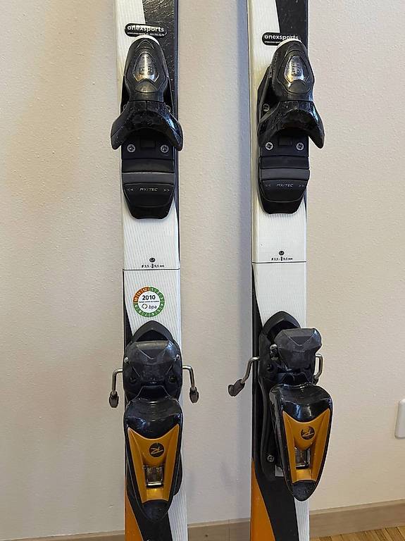 Skis junior - Rossignol Radical SX 150 cm Canton Genève - anibis.ch