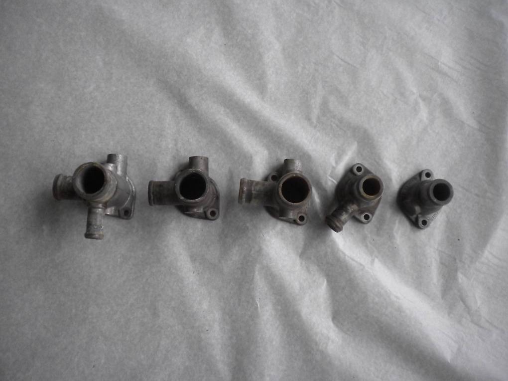 VW Golf MK1 GTI ,divers pipe d'eau ,d'origine VW. Canton Vaud - anibis.ch