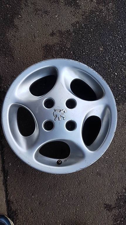 Jantes alu peugeot 15" Canton Jura - anibis.ch