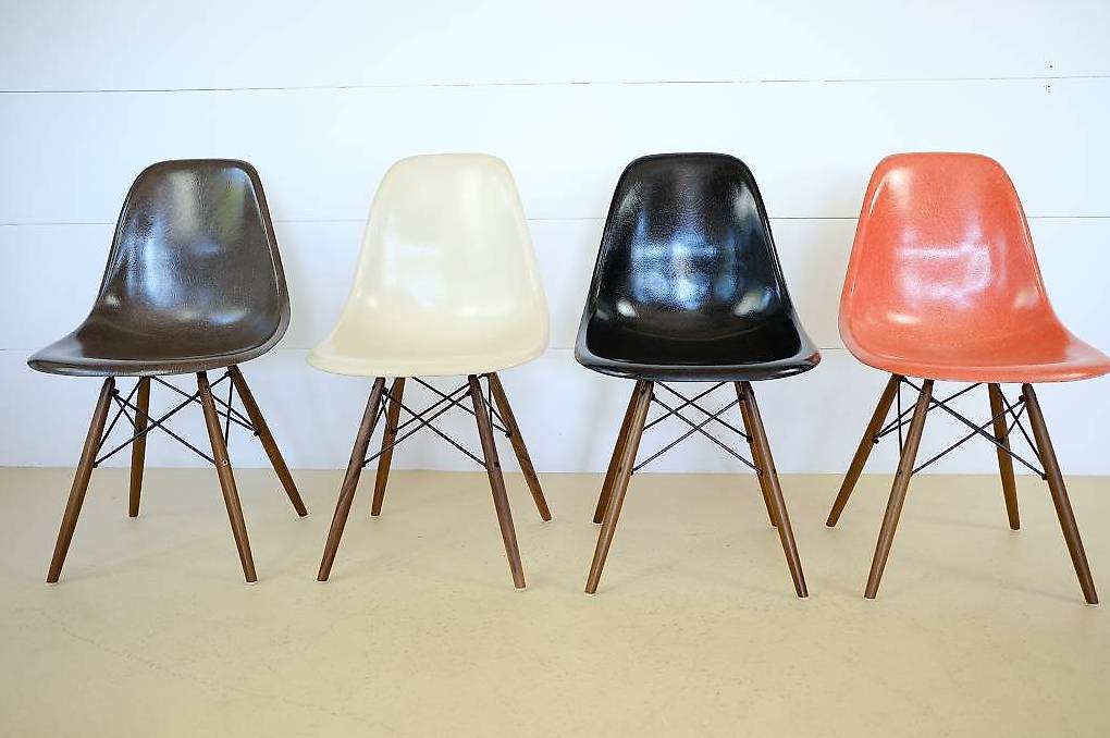 Eames Fiberglas Stühle, Vitra im Kanton Bern - anibis.ch