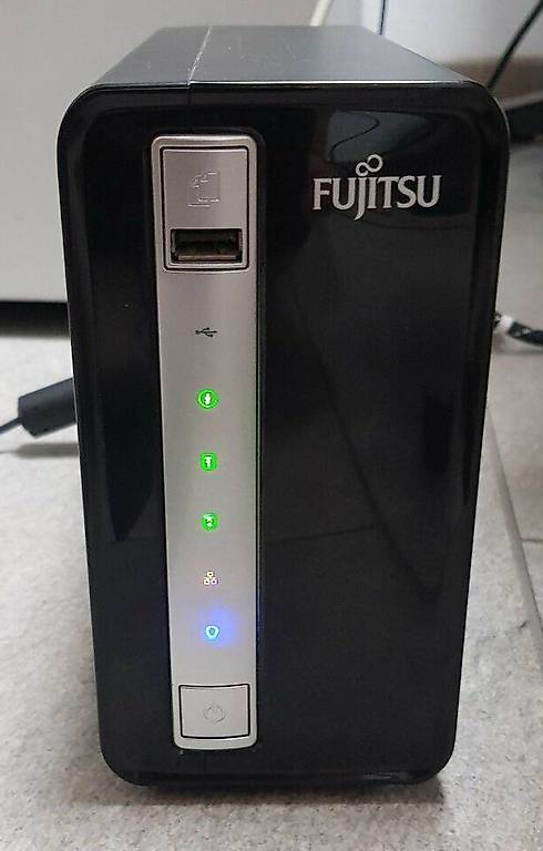Serveur NAS Fujitsu QNAP Celvin Q700 Canton Valais - anibis.ch