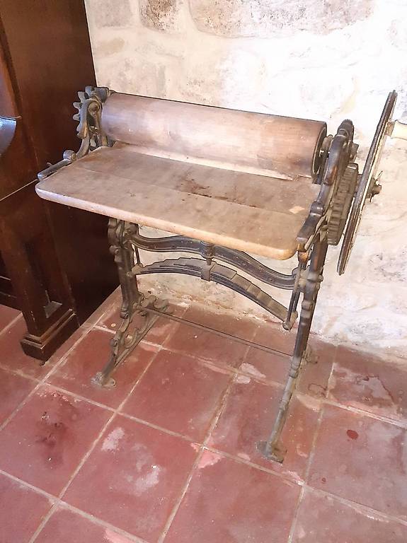 A vendre presse à calandrer Canton Vaud - anibis.ch