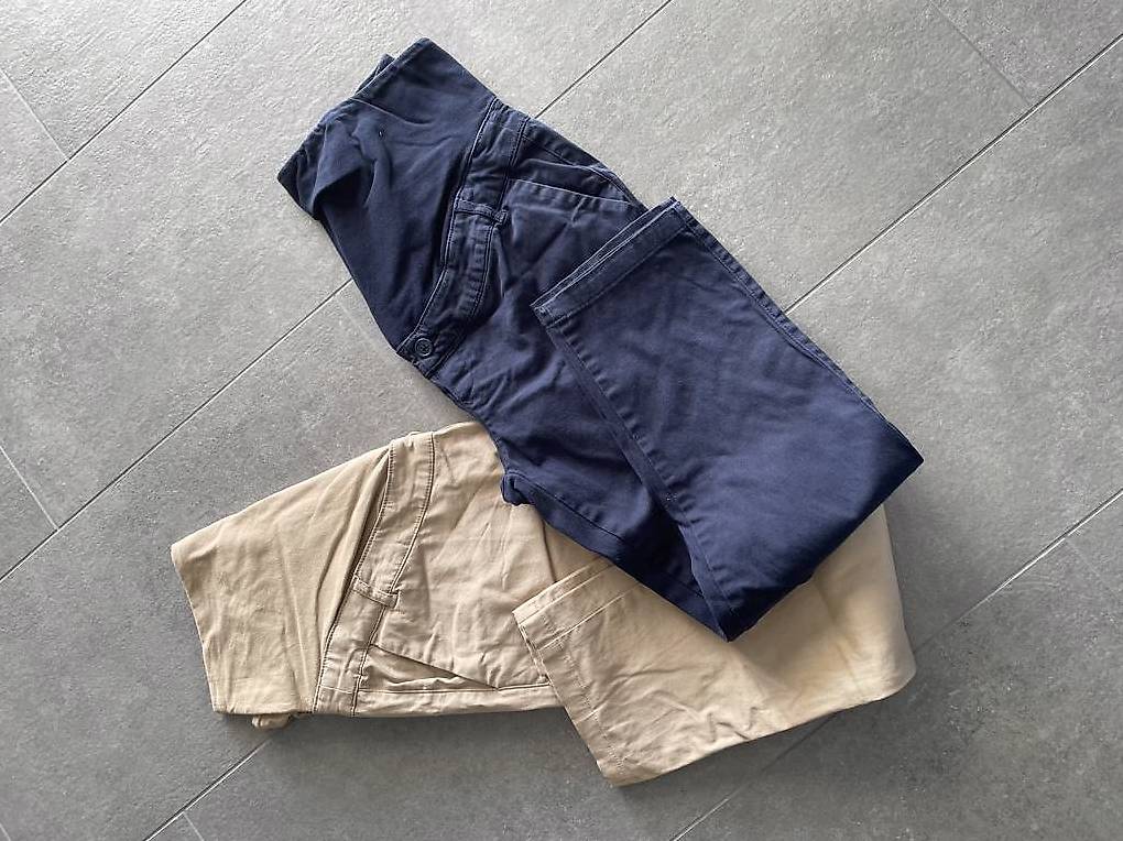 Vêtements pantalons grossesse (42) Canton Vaud - anibis.ch