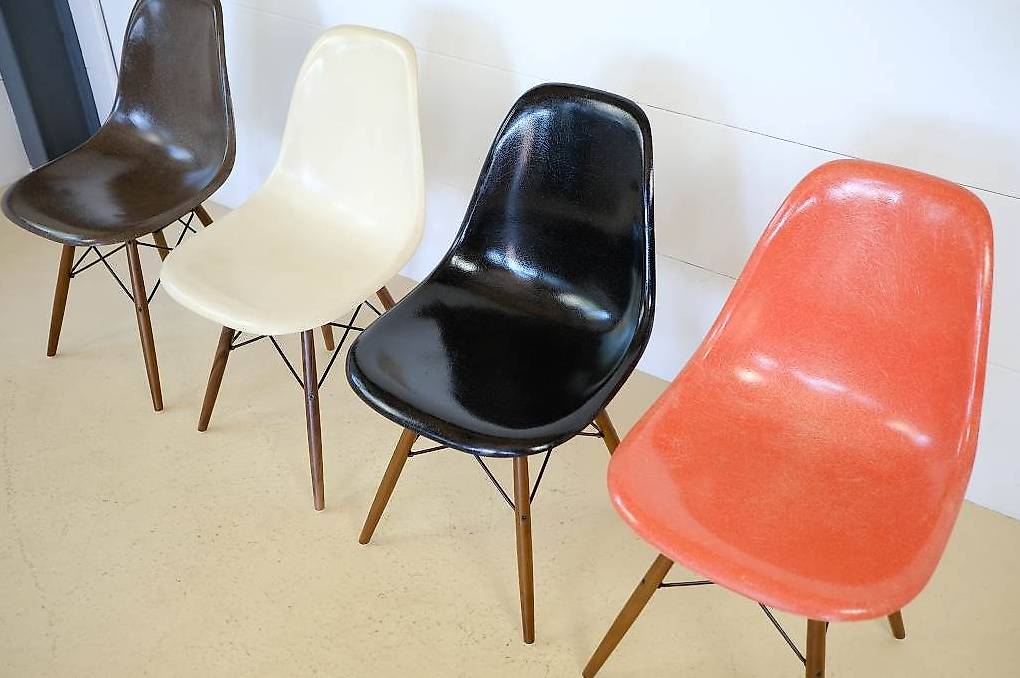 Eames Fiberglas Stühle, Vitra im Kanton Bern - anibis.ch