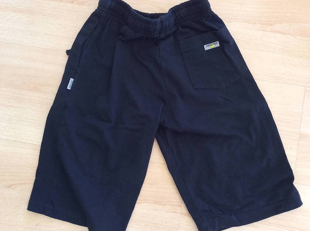 Short Sport Switcher noir garçons 8 ans Canton Vaud - anibis.ch