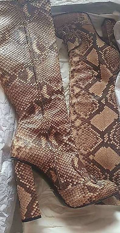 Bottes Gucci en python full set Canton Vaud - anibis.ch