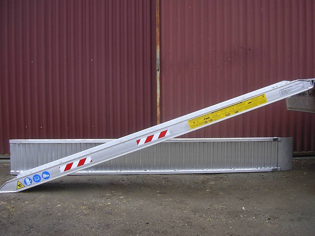 Rampes de chargement 3m 4500kg. Canton Vaud - anibis.ch
