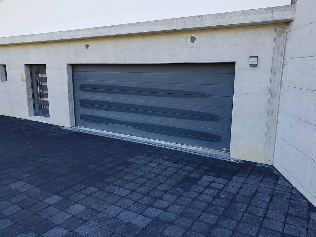 Rigole traverse route caniveau renvoi revers d'eau drain ! im Kanton ...