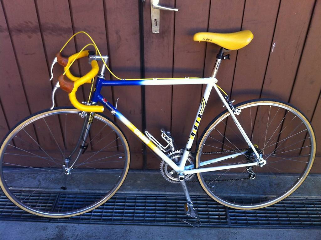 Cycle de course de marque Gitane Champion blanc bleu jaune Canton Vaud ...