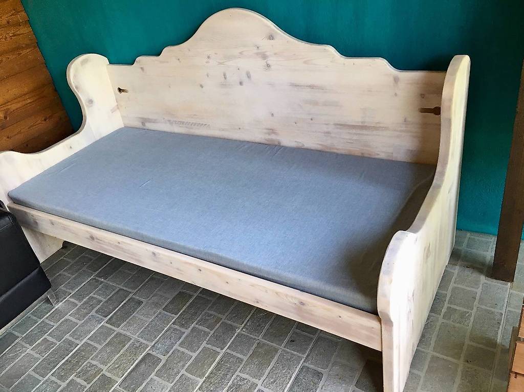 Canapé chalet en bois blanchi Canton Fribourg - anibis.ch