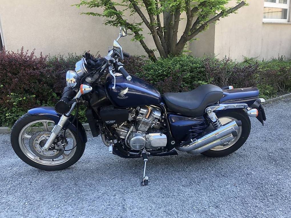 Honda VFC 750 Magna Canton Valais - anibis.ch