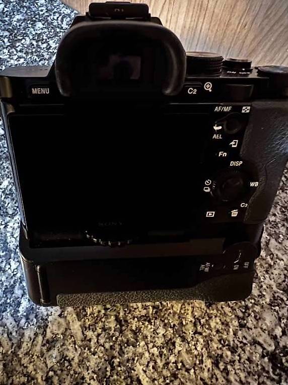 Caméra SONY CX 7 avec 3 batteries à vendre Canton Vaud - anibis.ch