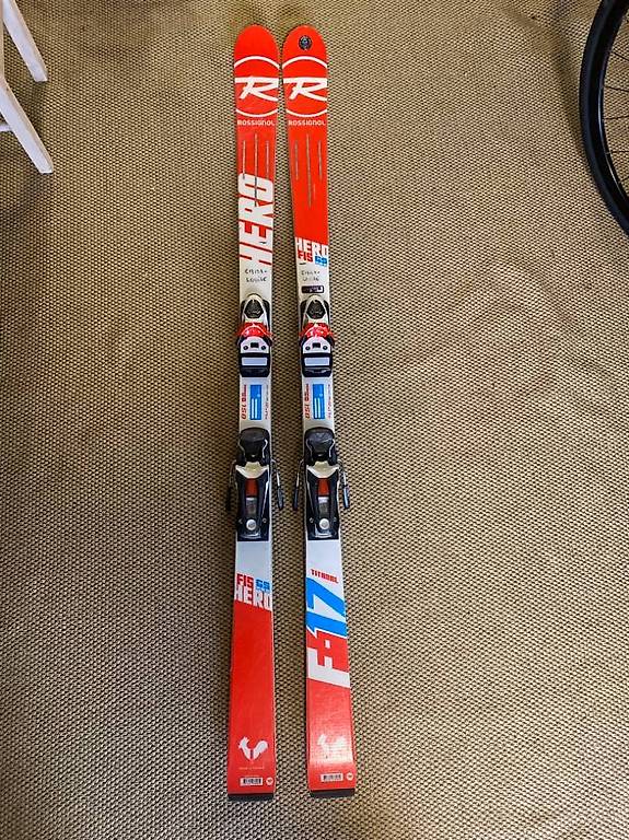 Skis geant Rossignol 158 Canton Genève - anibis.ch