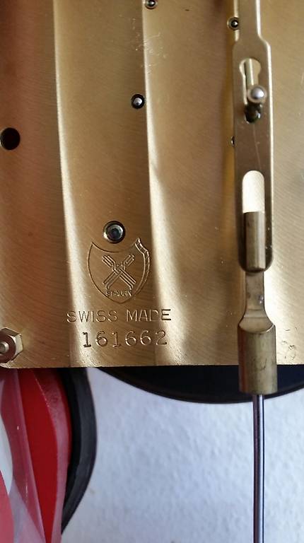 Pendule Le Castel Wanduhr mit Sockel im Kanton Basel-Landschaft - anibis.ch