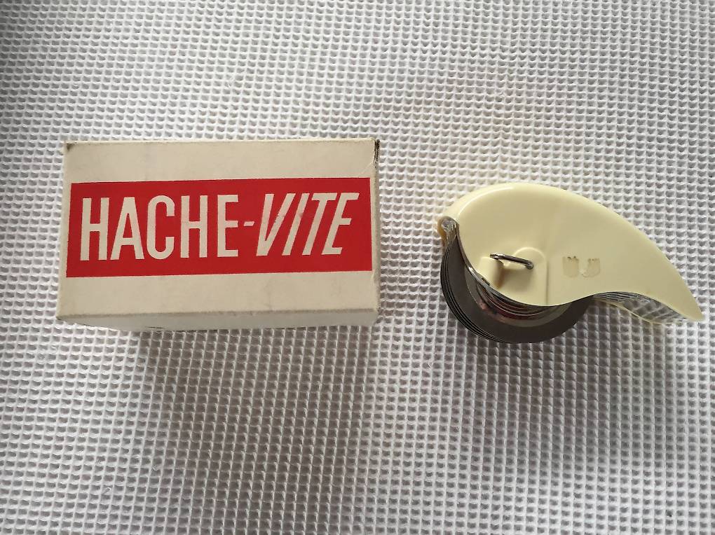 Hachoir à oignons de marque Hache-Vite années 60 Canton Vaud - anibis.ch