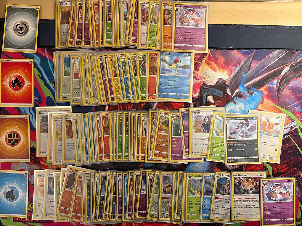 Lots de carte Pokémon reverse et holo Canton Fribourg - anibis.ch