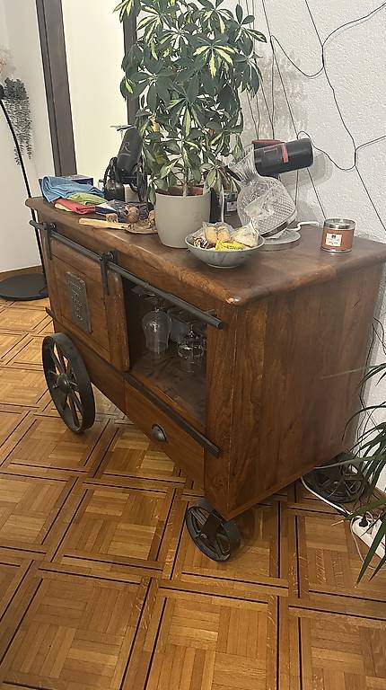 Meuble - mini bar - bois noble massif Canton Vaud - anibis.ch