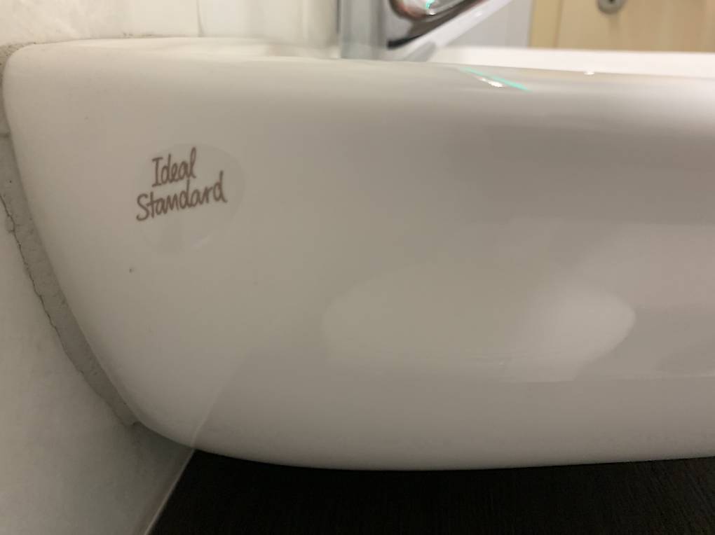 Lavabo idéal standard 60 cm inclus le mélangeur Canton Fribourg - anibis.ch