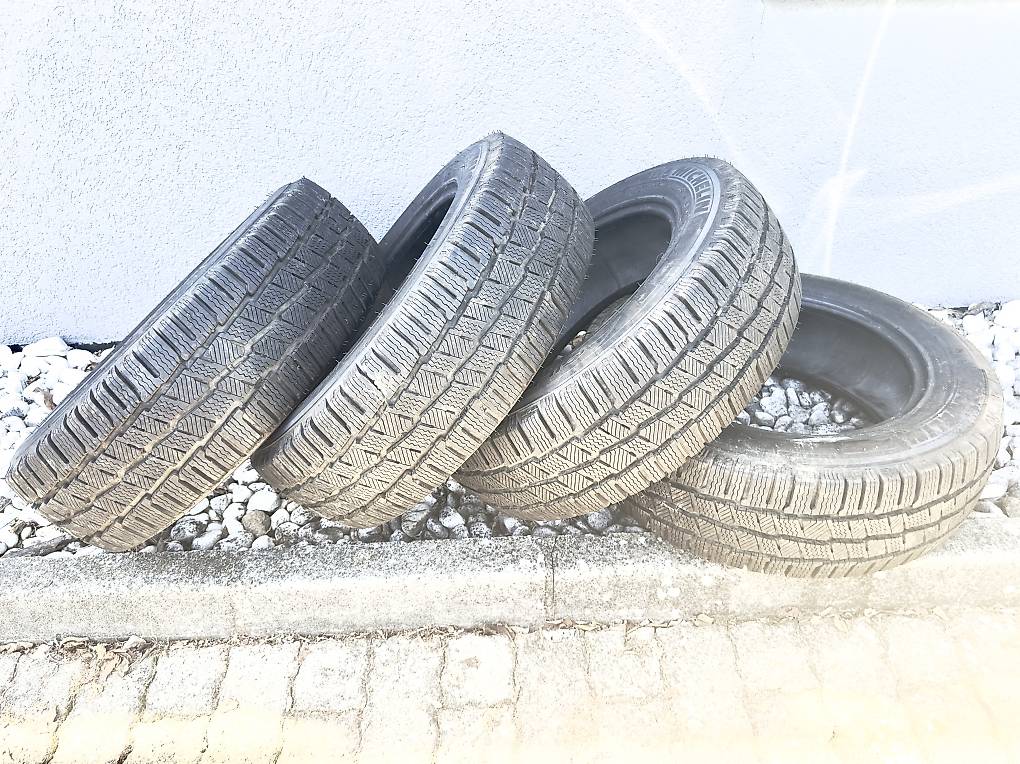 PNEUS HIVER 235/60/17C 117/115R AGILIS ALPIN NEUF A 100% Canton ...