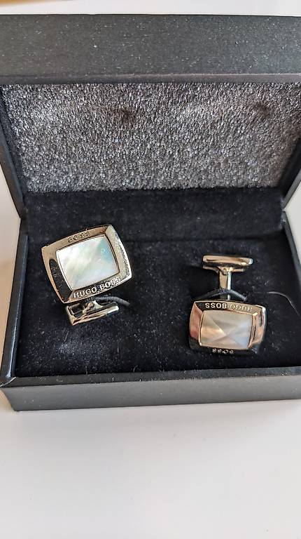 Boutons de manchette Hugo Boss Canton Genève - anibis.ch