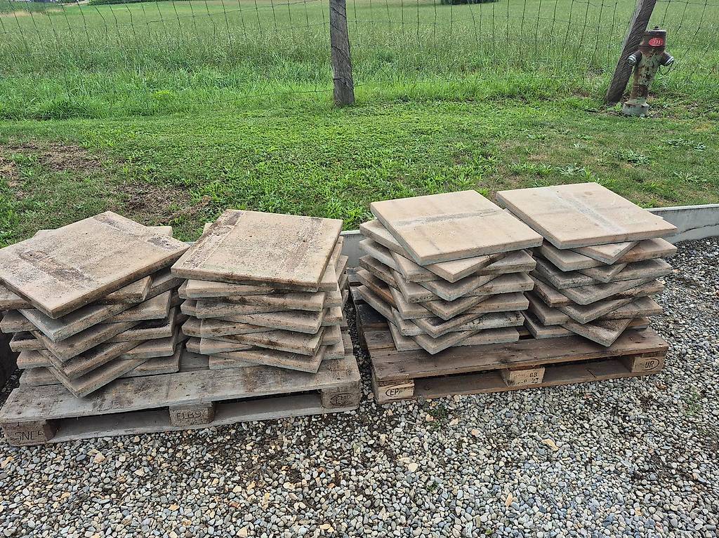 Dalles de jardin 50x50cm Canton Vaud - anibis.ch