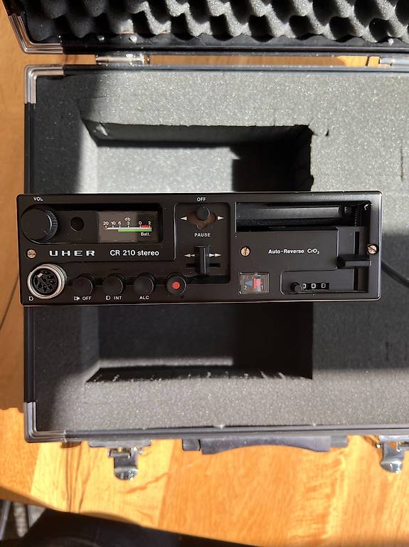 UHER CR 210 Stereo ? Portable Cassette Recorder in Case Canton Zoug - anibis.ch