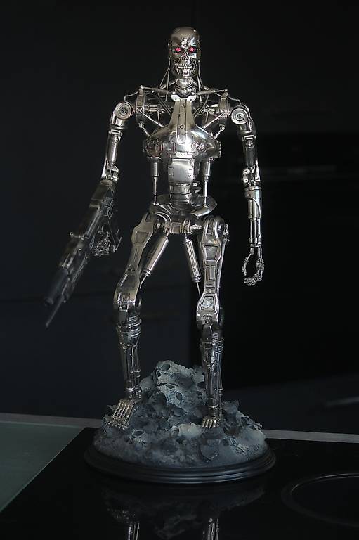 Sideshow - Premium Format - Terminator - T800 - Endoskeleton Canton ...
