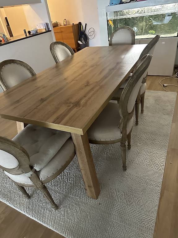 Table de mange en bois avec 5 chaises Canton Vaud - anibis.ch