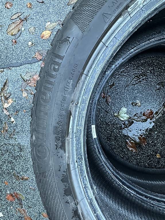 Continental 215 50 r18 Canton Vaud - anibis.ch