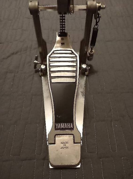 A vendre pédale grosse caisse yamaha Canton Vaud - anibis.ch