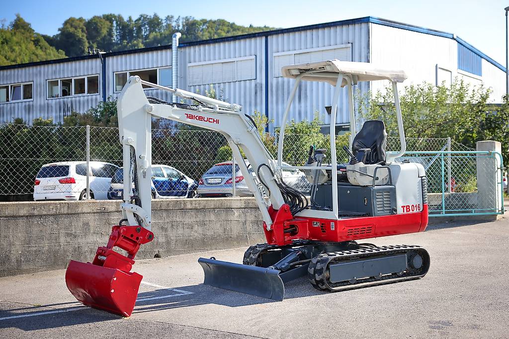 Mini pelle Takeuchi 1.6T - E.29.23 - minibagger Canton Vaud - anibis.ch