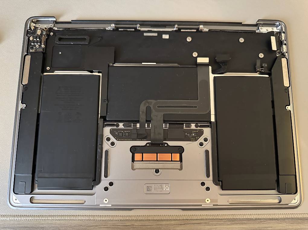 Boitier de MacBook Air M1 sans écran ni carte mère Canton Vaud - anibis.ch