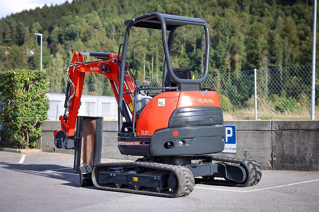 Mini pelle Kubota 2.2T - E.46.23 Canton Vaud - anibis.ch