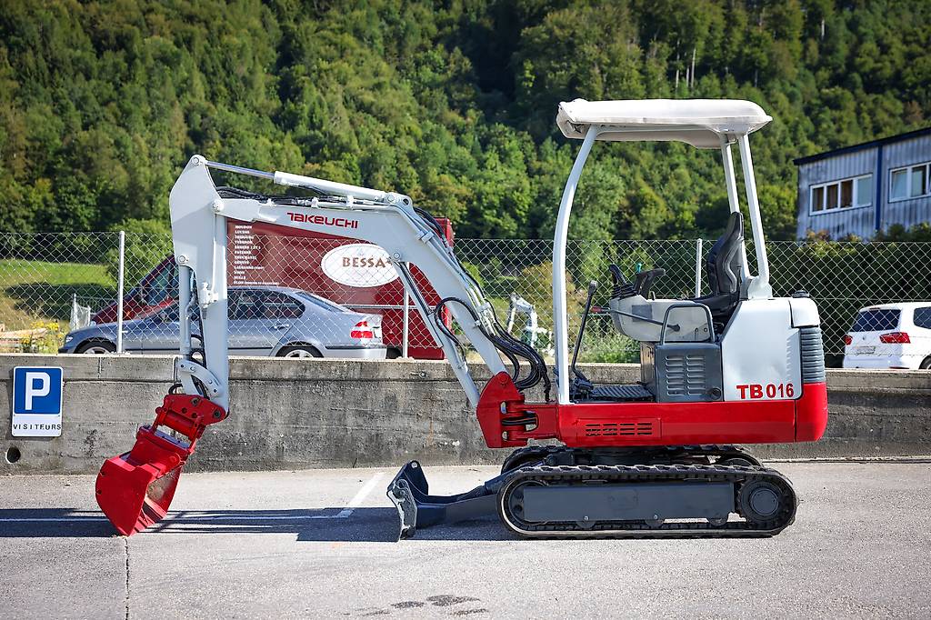 Mini pelle Takeuchi 1.6T - E.29.23 - minibagger Canton Vaud - anibis.ch