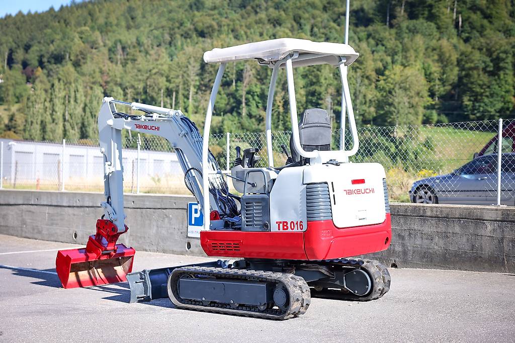 Mini pelle Takeuchi 1.6T - E.29.23 - minibagger Canton Vaud - anibis.ch