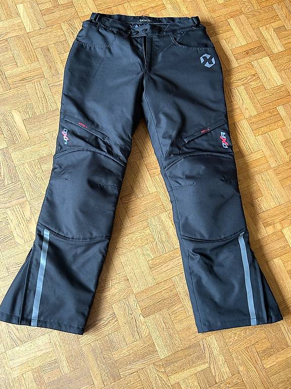 équipement moto femme complet taille 38 / M Canton Vaud - anibis.ch