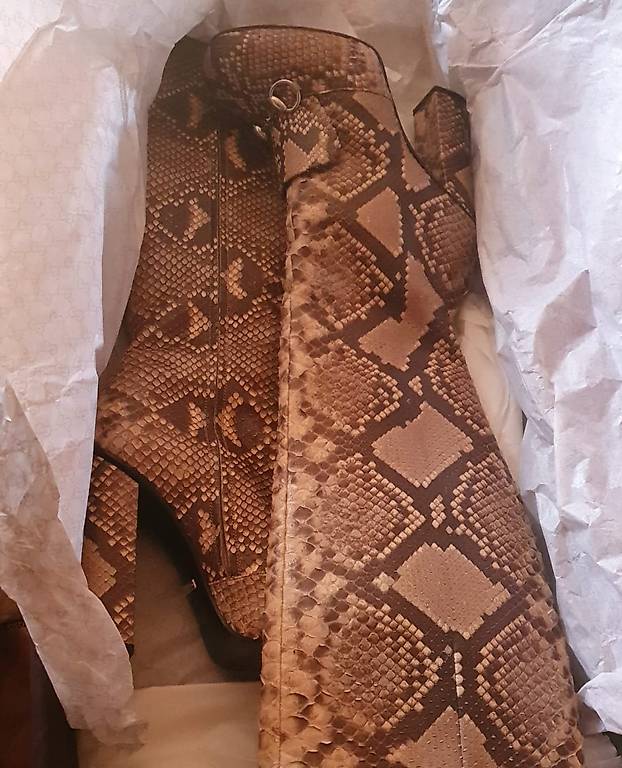 Bottes Gucci en python full set Canton Vaud - anibis.ch