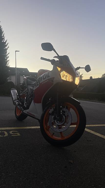 Vendre ou Échanger Honda CBR 300 RA Canton Fribourg - anibis.ch