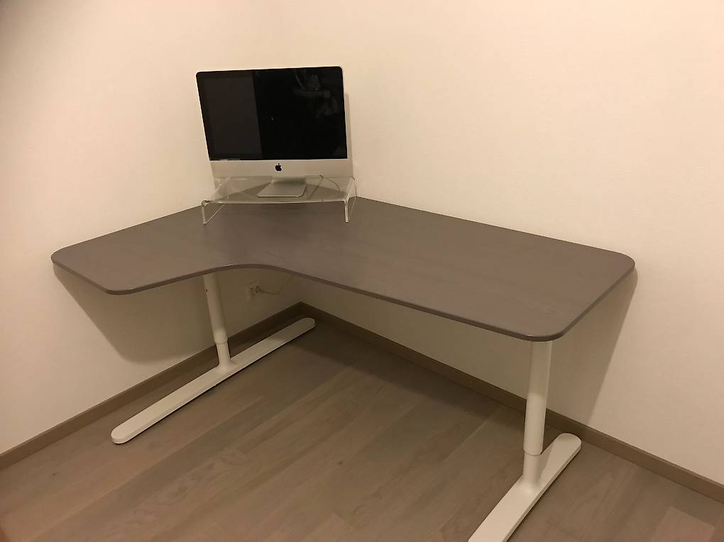 Bureau d'angle IKEA Bekant Canton Vaud - anibis.ch