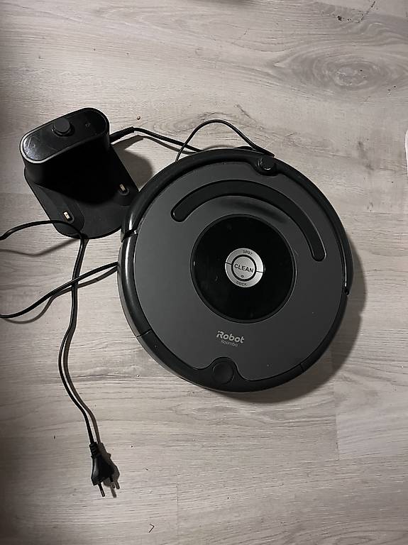 iRobot Roomba 676 ? Aspirateur robot avec station Canton Neuchâtel ...