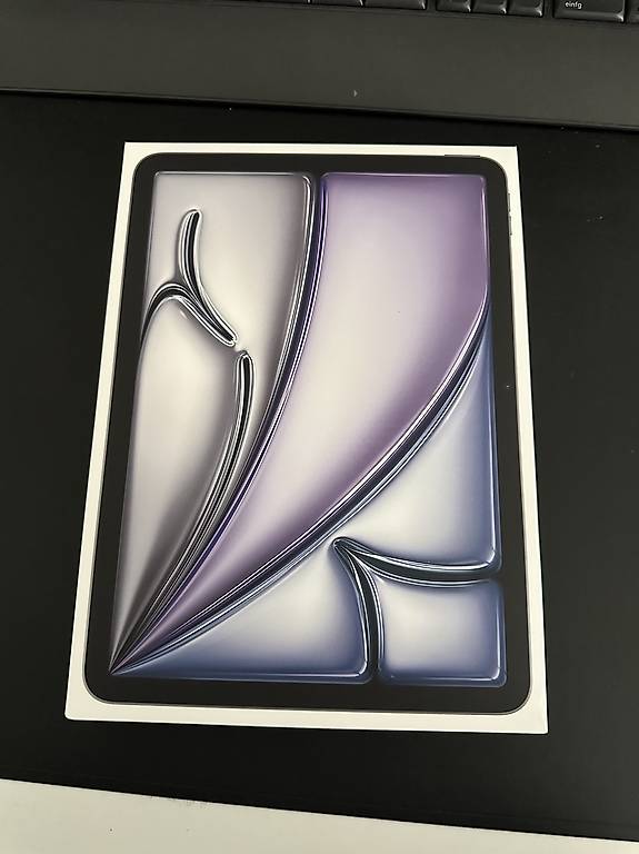 APPLE iPad Air (2025) Wi-Fi, Tablet, 128 GB, Space Gray im Kanton Basel ...