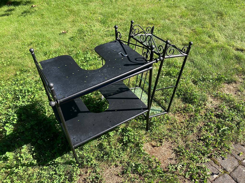 Très joli meuble de salle de bain Canton Fribourg - anibis.ch