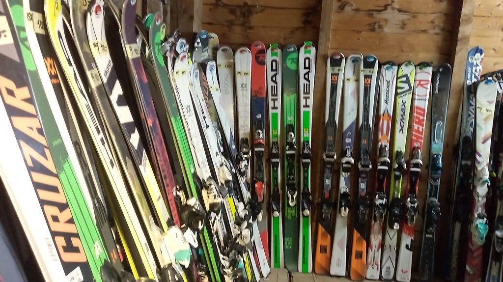 skis, chaussures, snowb, boots, casques, raquettes, lunettes Canton ...