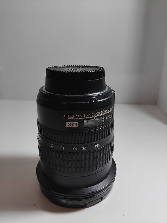 Zoom Nikon F 12-24 f4 pour APS-C Canton Vaud - anibis.ch