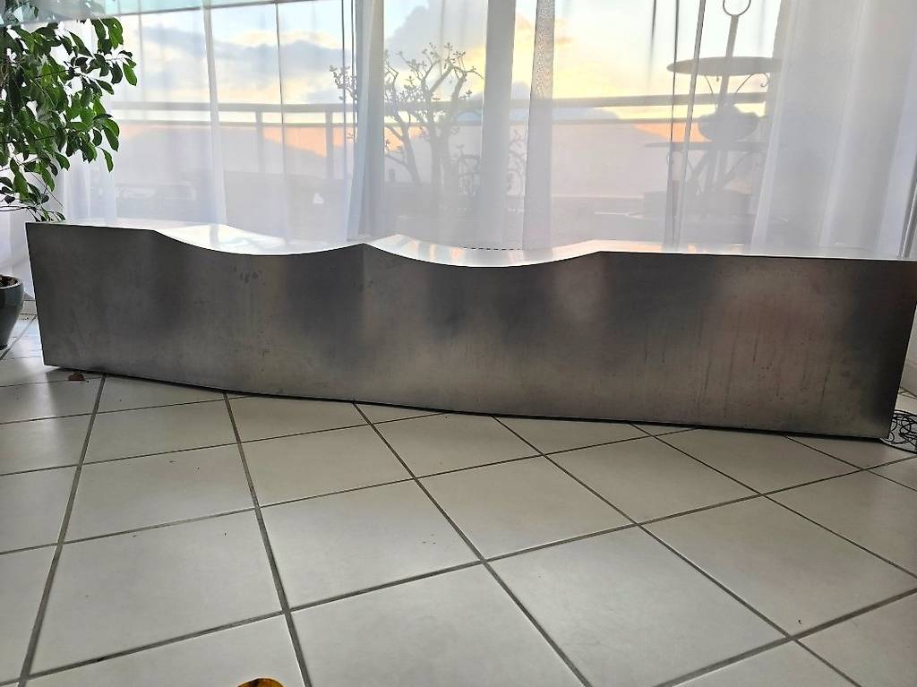 Banc Sculptural Double Dip Bench attribué à Chris Howker pou Canton ...