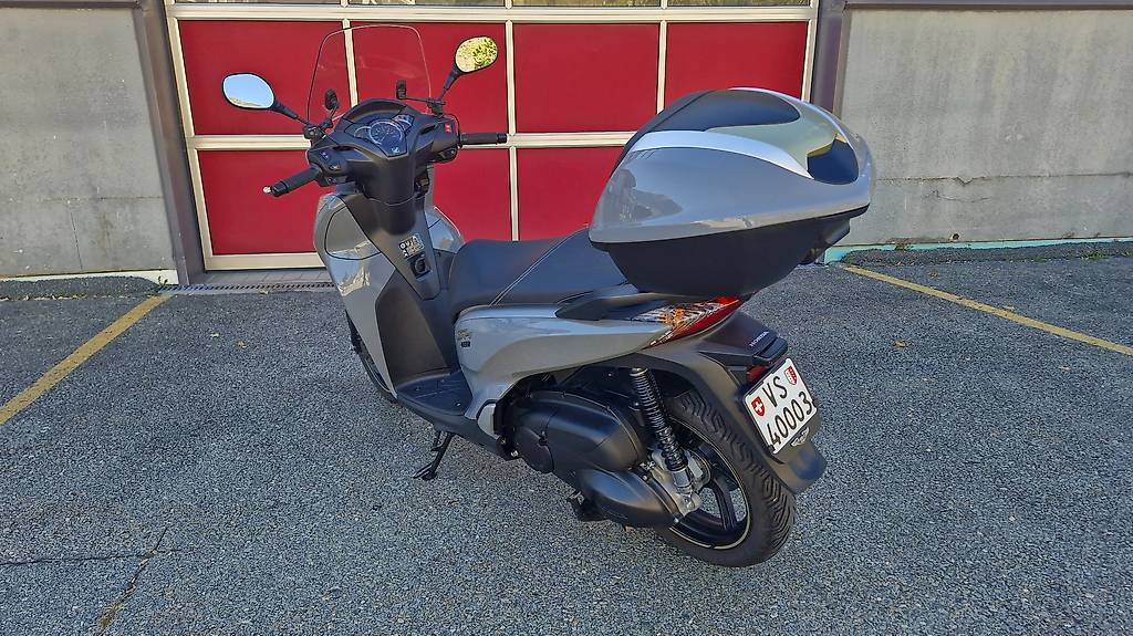 Honda SH 300i navy grey edition Canton Valais - anibis.ch