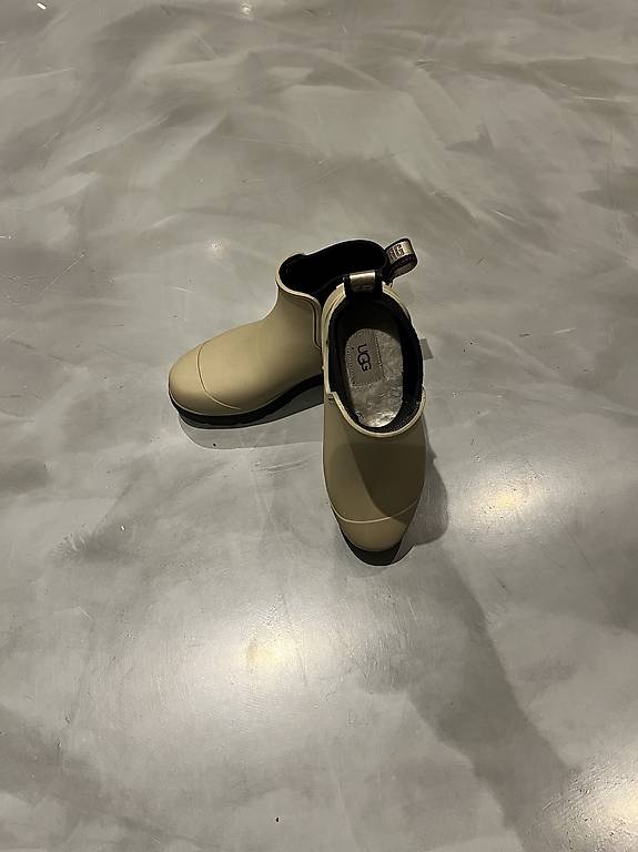 Bottes de pluie / neige en caoutchouc UGG t36 - neuves Canton Valais ...