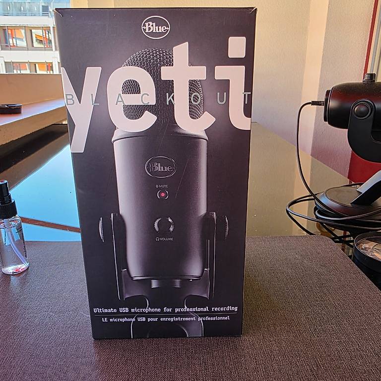 Yeti Blackout Le microphone USB enregistrement professionnel Canton ...